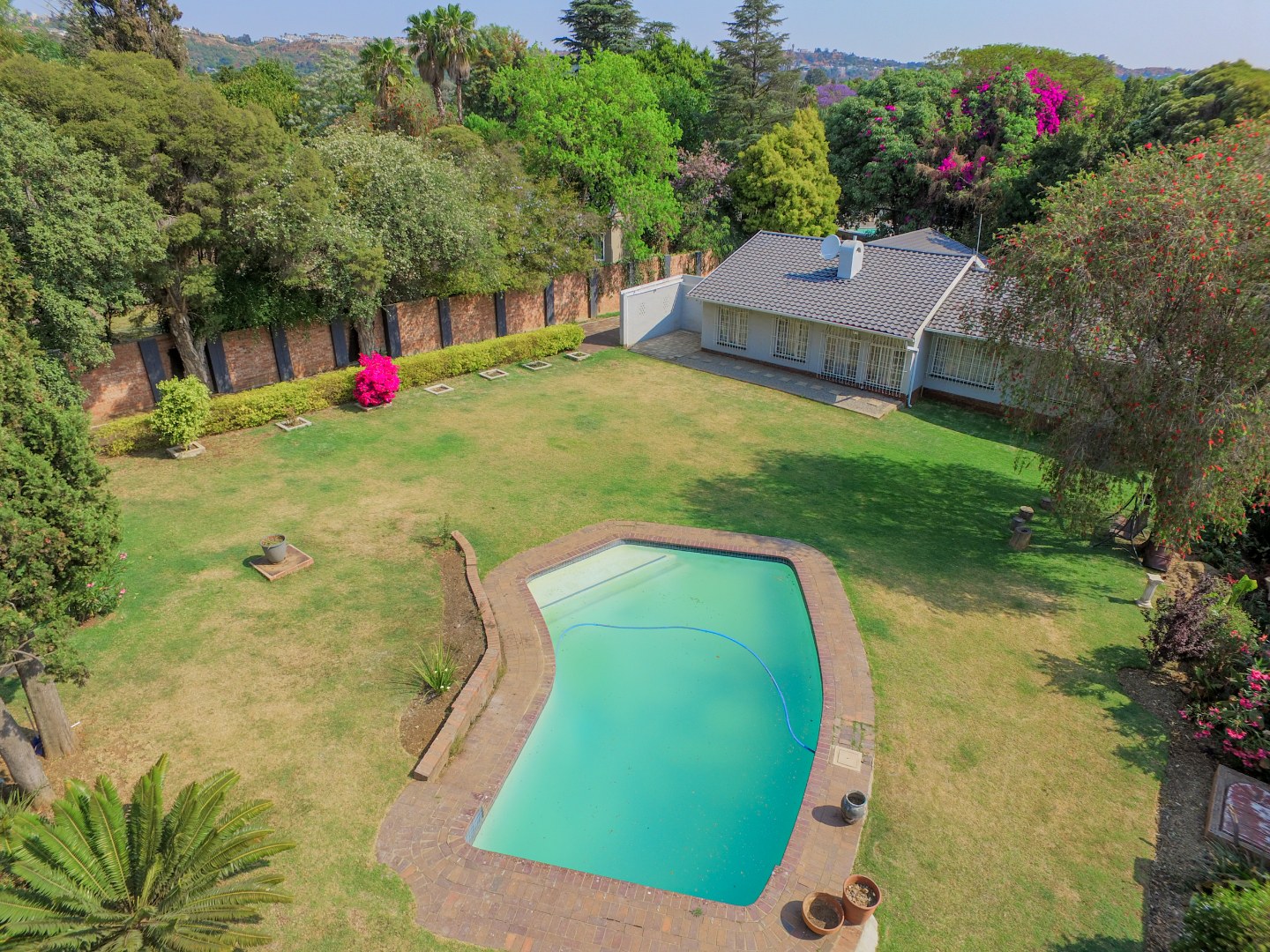 4 Bedroom House For Sale In Northcliff RE MAX Of Southern Africa 4-bedroom-house-for-sale-in-northcliff-re-max-of-southern-africa