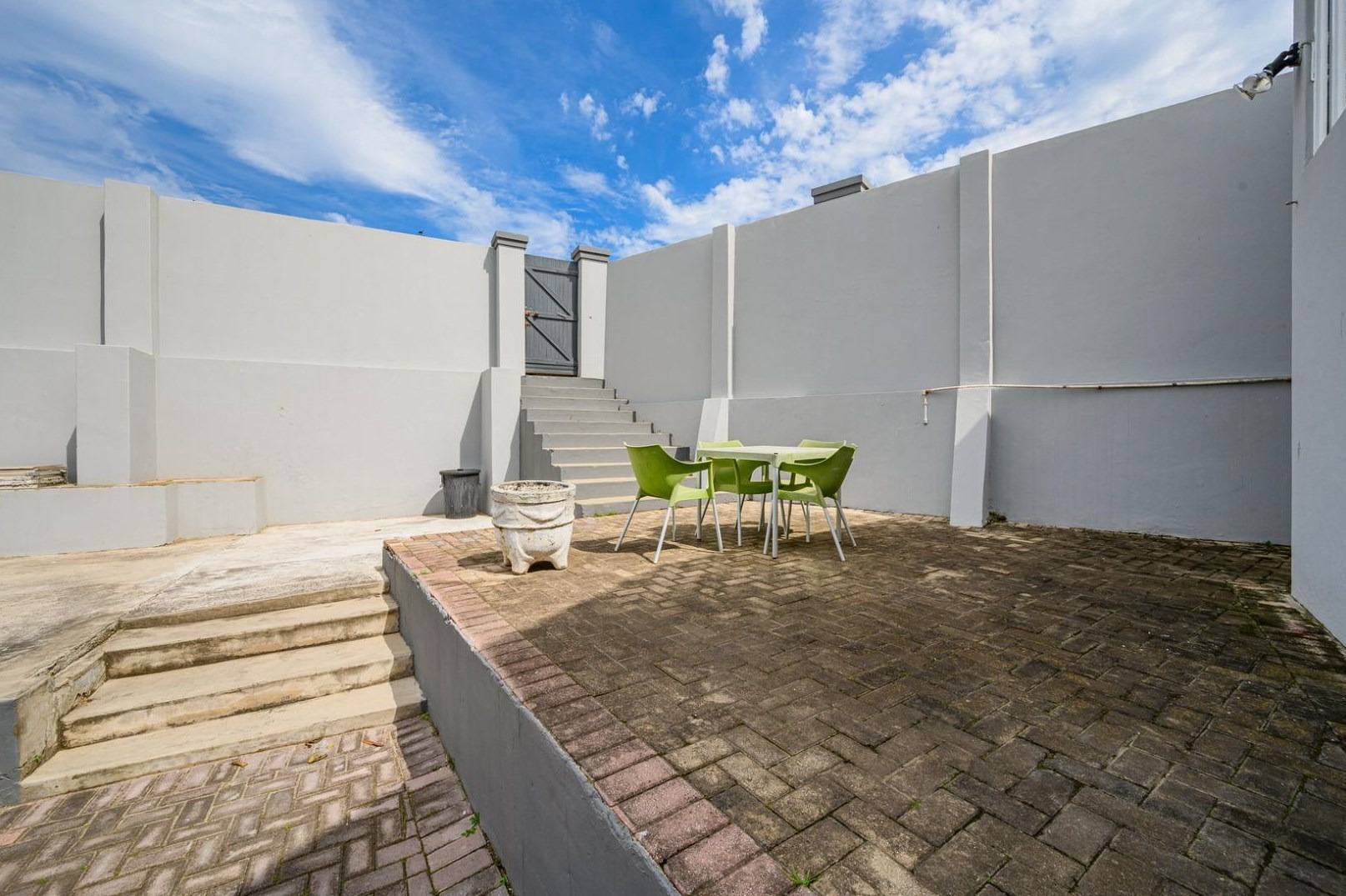 7 Bedroom House For Sale in Humewood | RE/MAX™ of Southern Africa