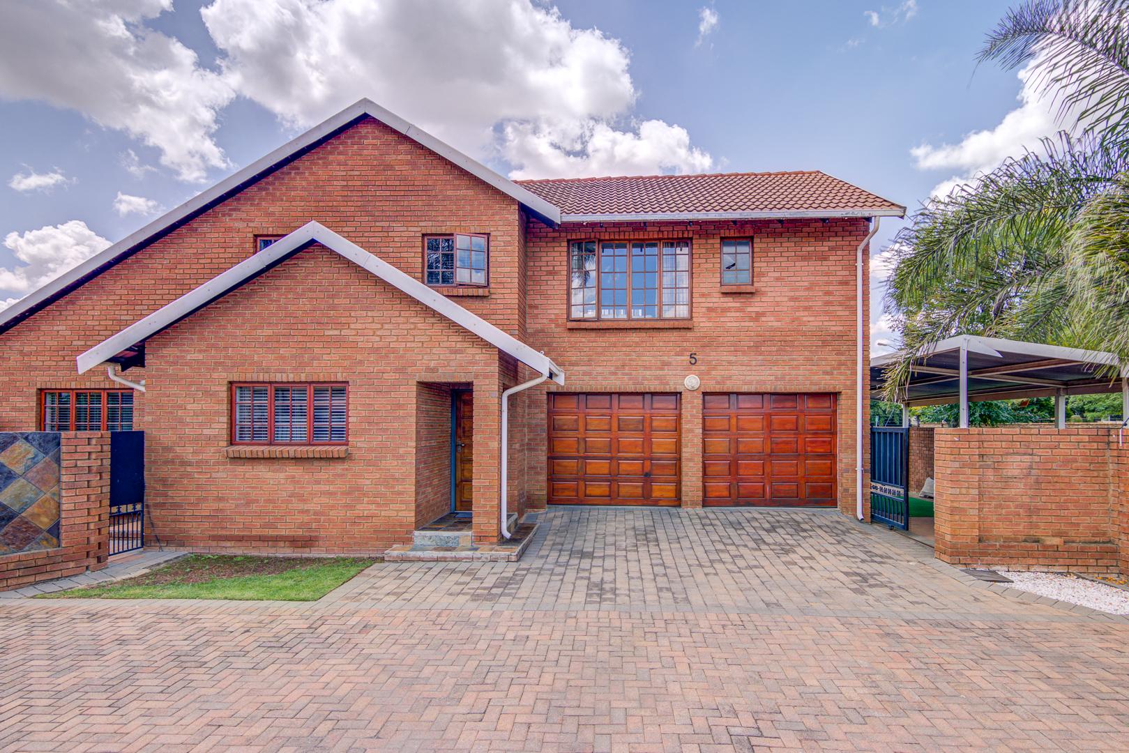 4 Bedroom House For Sale in Kempton Park Ext 4 | RE/MAX™ of Southern Africa