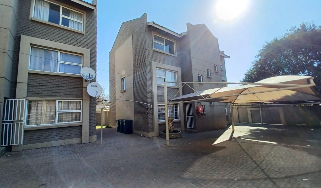 3 Bedroom Apartment / Flat To Rent in Westdene | RE/MAX™ of Southern Africa