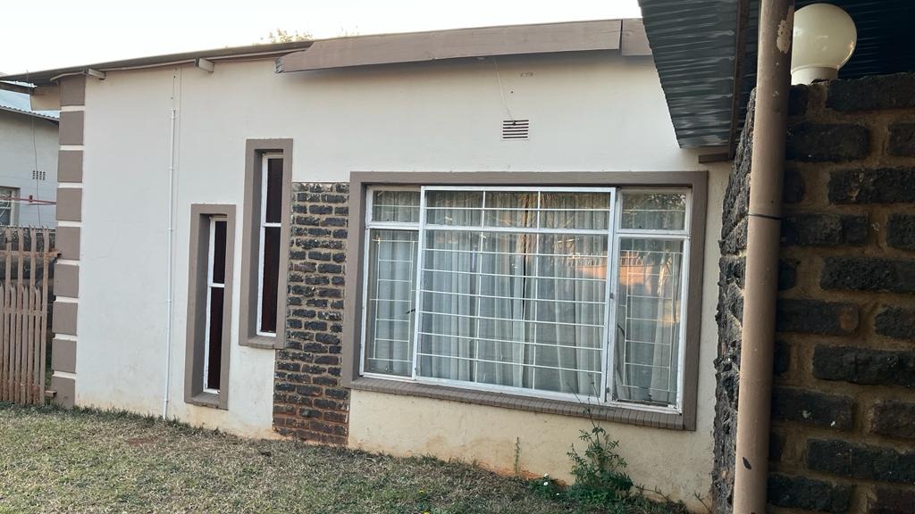 3 Bedroom House For Sale in Rustenburg Central | RE/MAX™ of Southern Africa