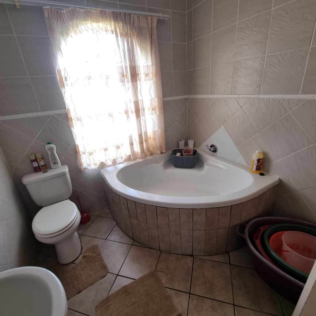 3 Bedroom House For Sale in Fochville by RE/MAX
