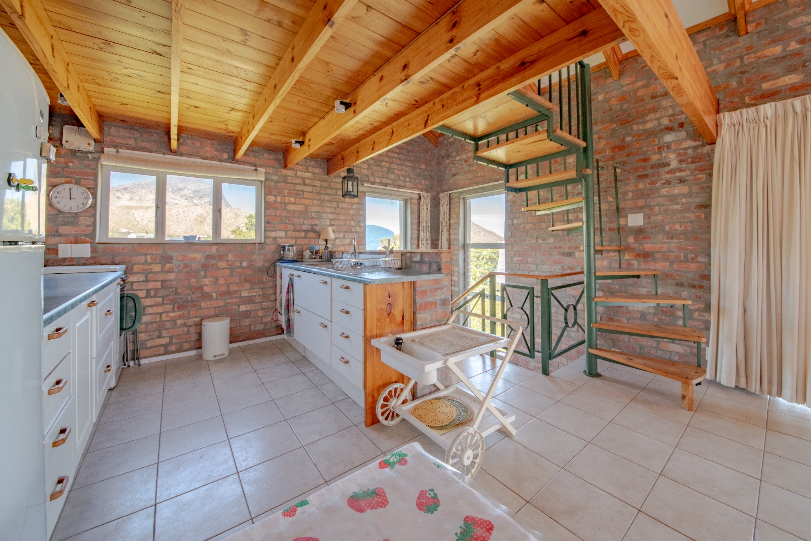 3 Bedroom House For Sale in Pringle Bay by RE/MAX