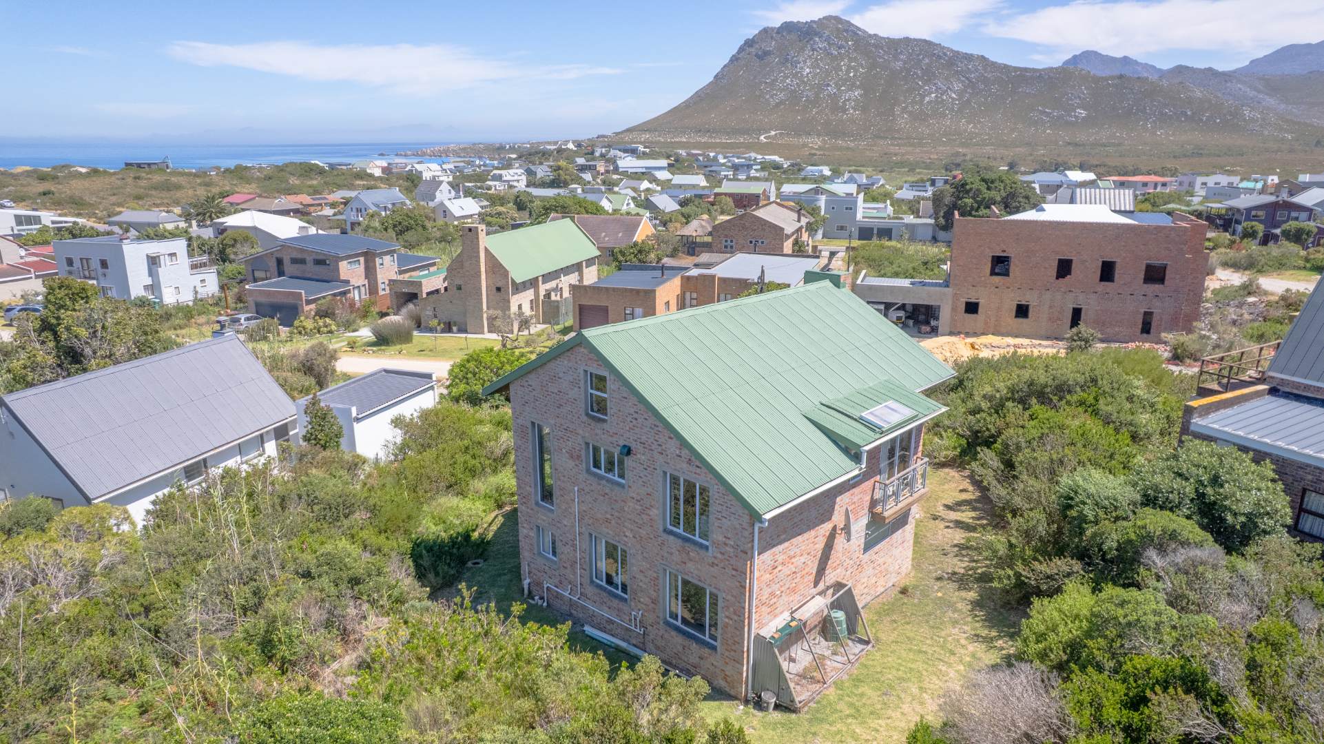 3 Bedroom House For Sale in Pringle Bay by RE/MAX