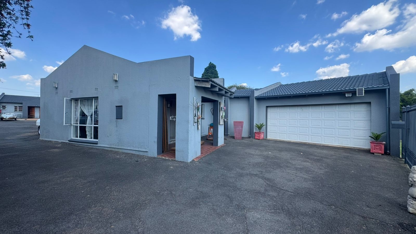 3 Bedroom House For Sale in Brackenhurst by RE/MAX