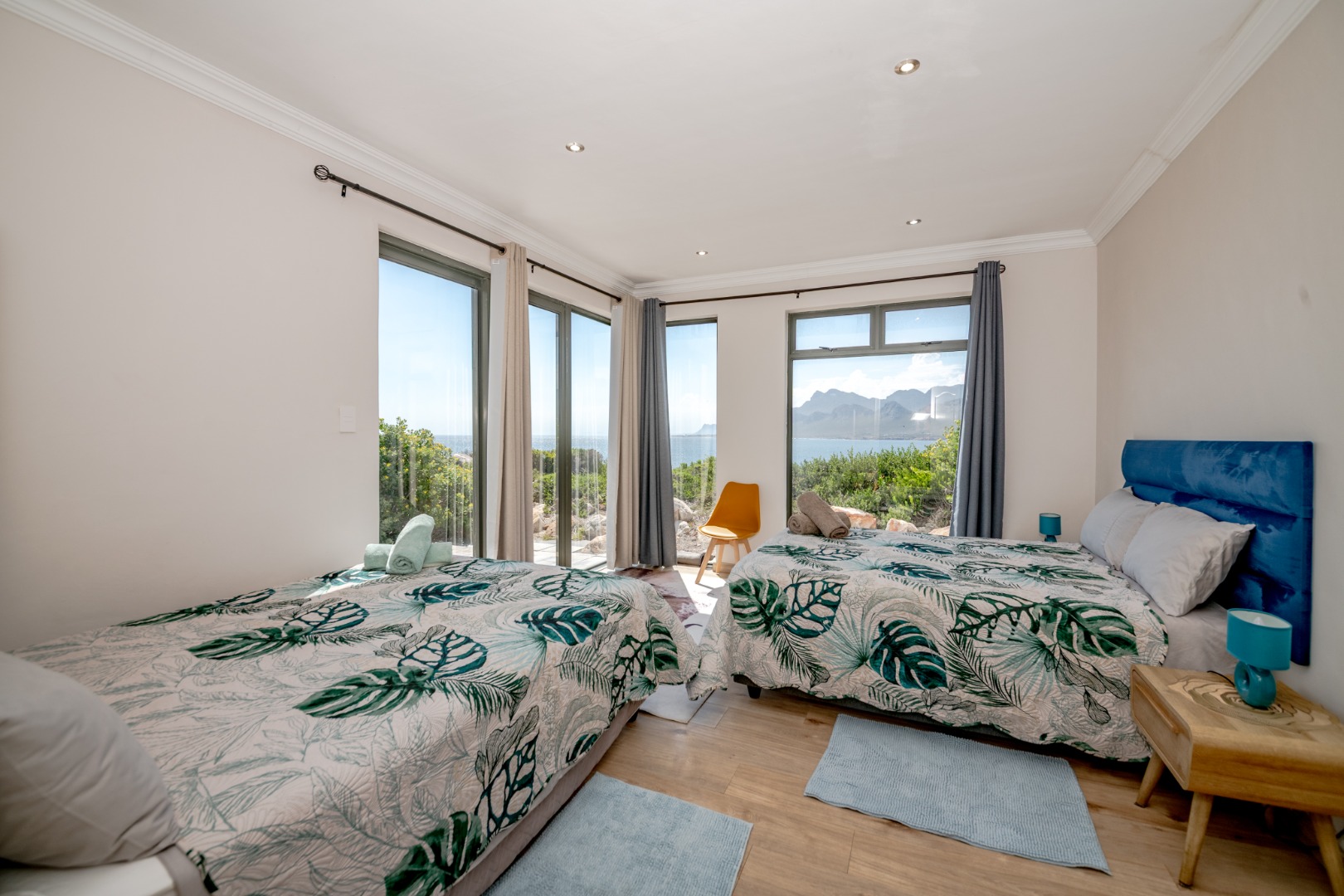 5 Bedroom House For Sale in Pringle Bay by RE/MAX