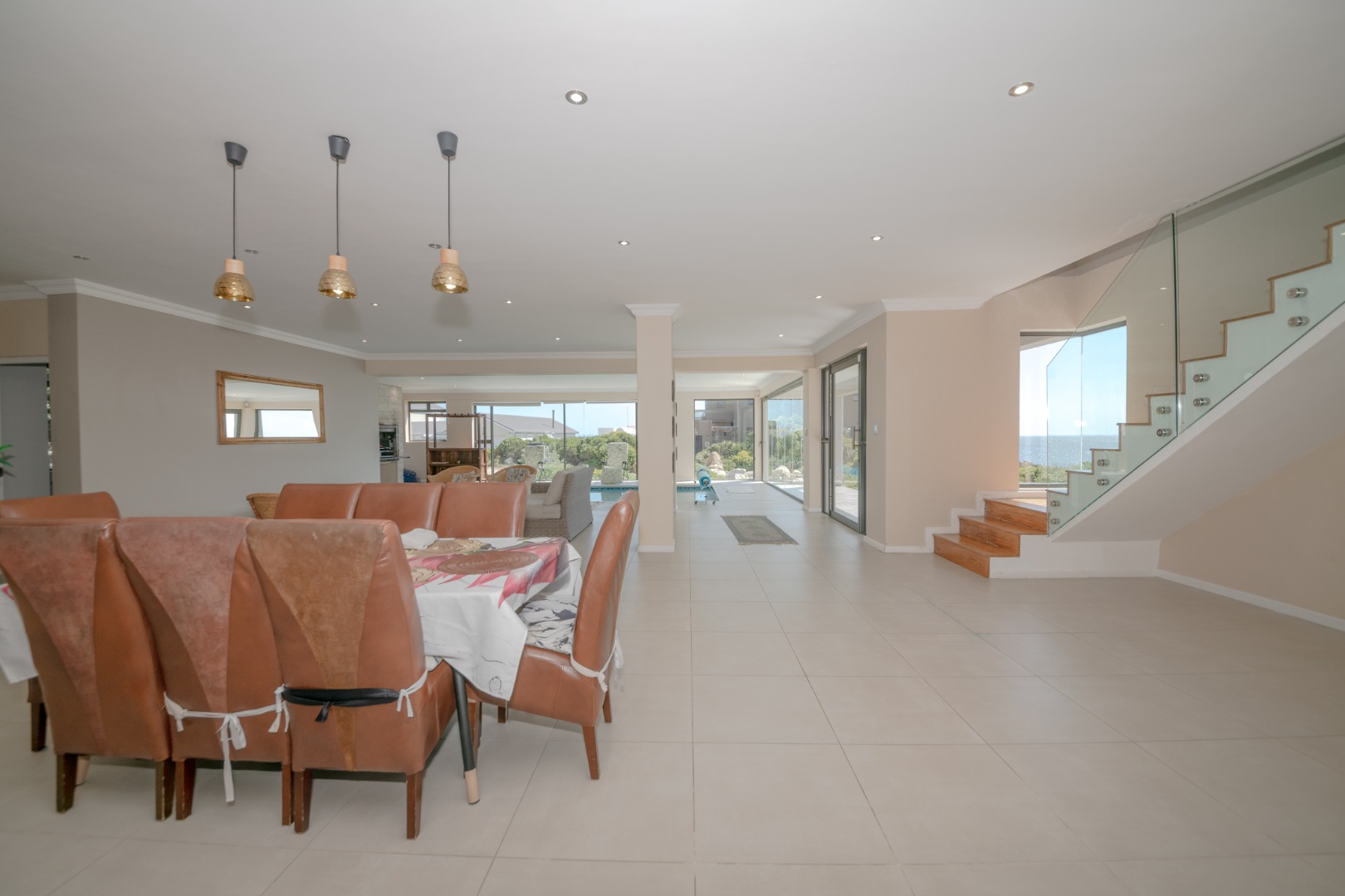 5 Bedroom House For Sale in Pringle Bay by RE/MAX
