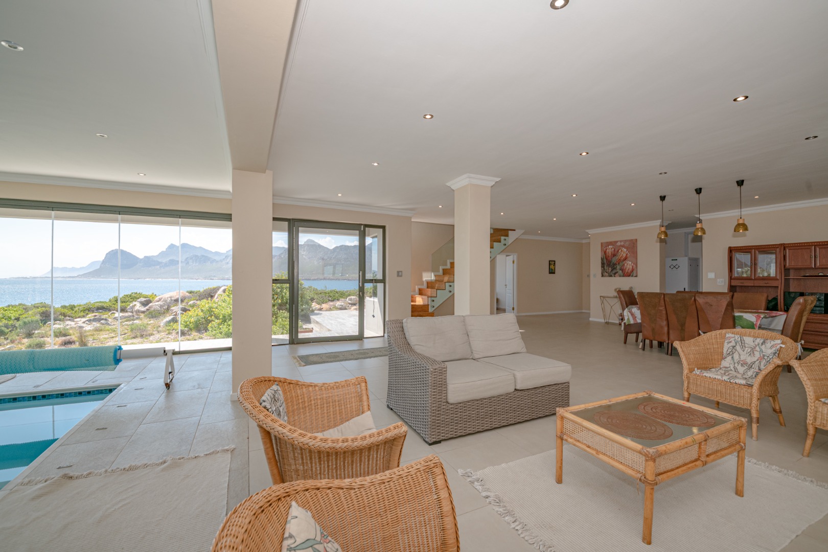 5 Bedroom House For Sale in Pringle Bay by RE/MAX