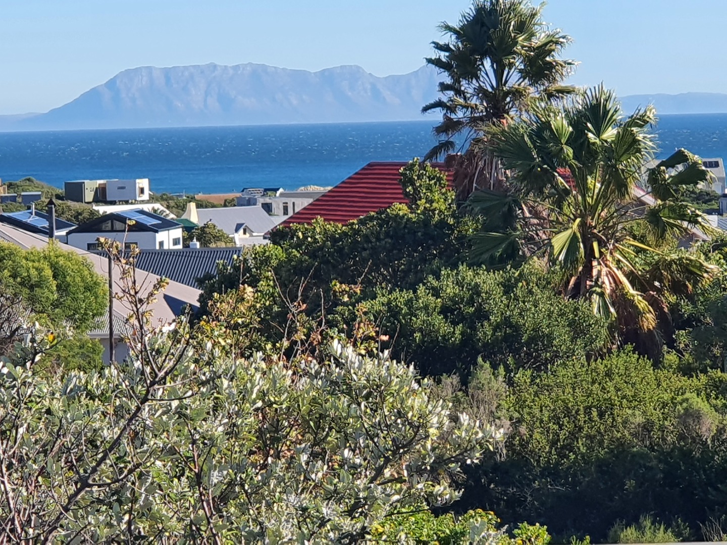 4 Bedroom House For Sale in Pringle Bay by RE/MAX